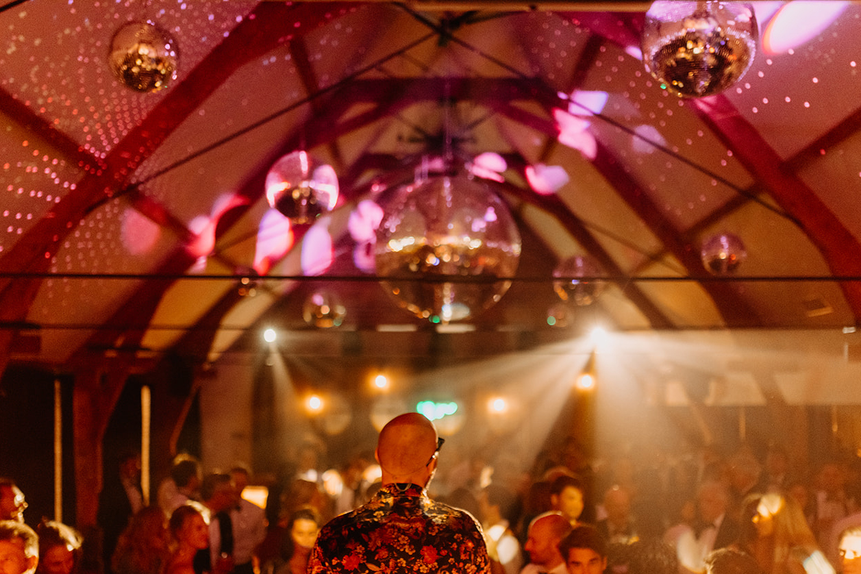 Feestzaal Lo-Reninge 't Convent authentiek, landelijk karakter